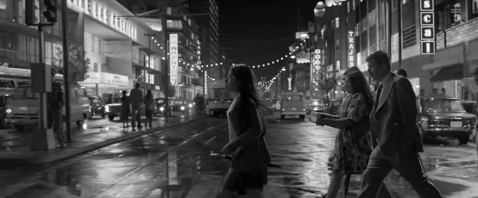"Roma" Analysis and Review: Alfonso Cuarón Paints His Deeply Personal ...